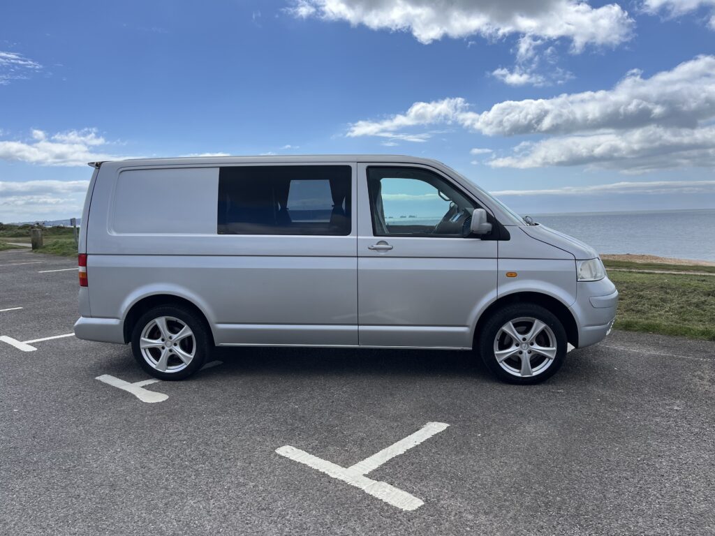VW T5 conversion - perfect for cyclist/triathlete | Quirky Campers