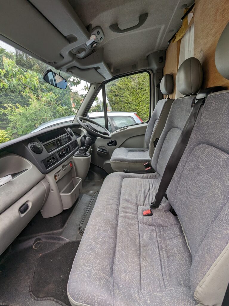 Perfect for small family! Nissan Interstar | Quirky Campers