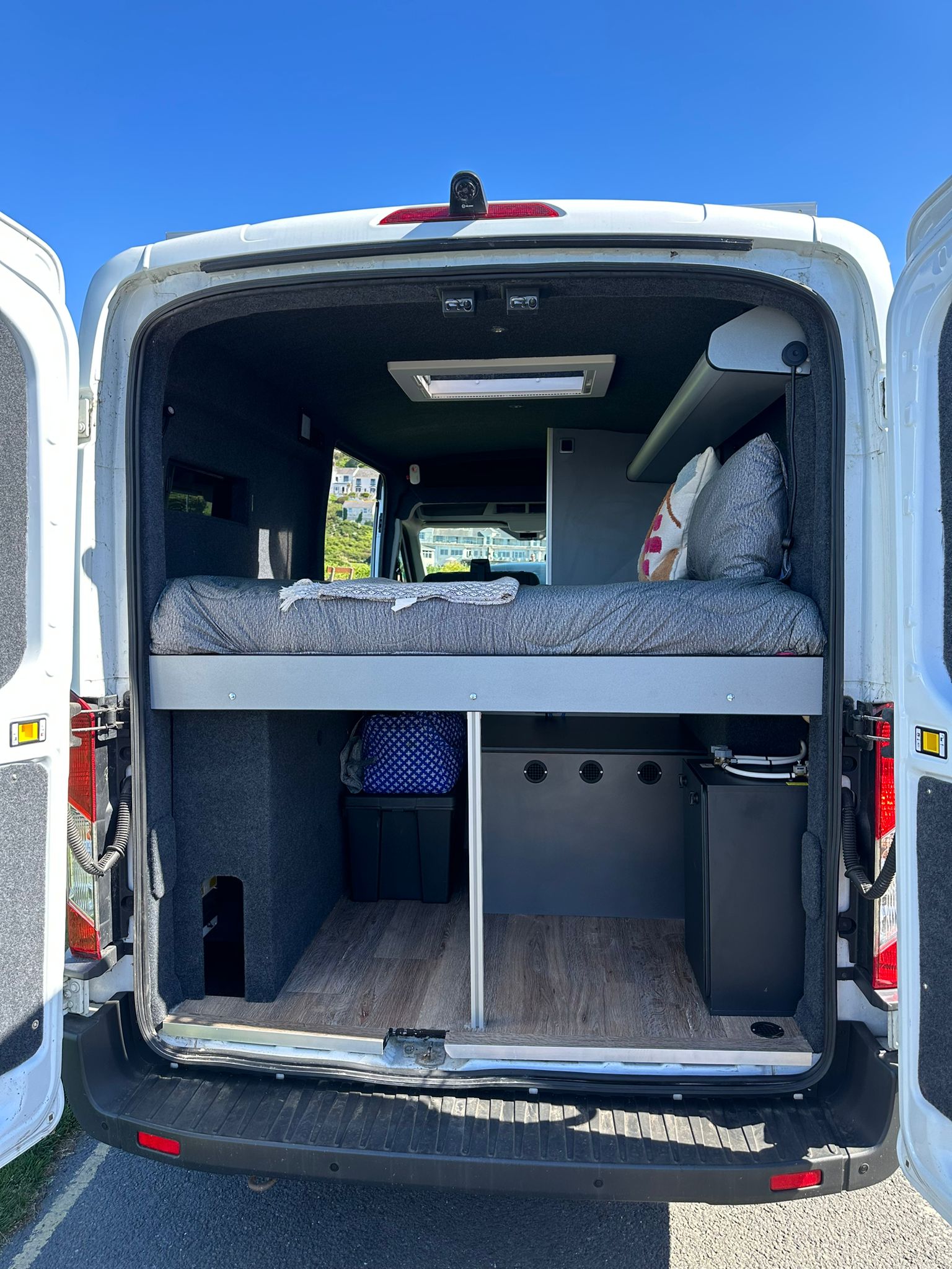 Ford Transit 350 – Long Wheel Base – Medium Roof - High spec low ...