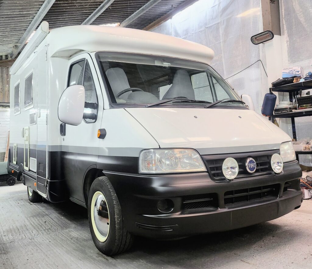 LUSH Fixed Bed Compact Motorhome Campervan, 4 Berth, Full MOT ...