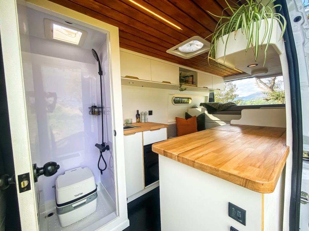 ALL SEASONS - LOW MILES - FULLY OFF GRID - 2021 - NEW BUILD - VAN TOUR ...