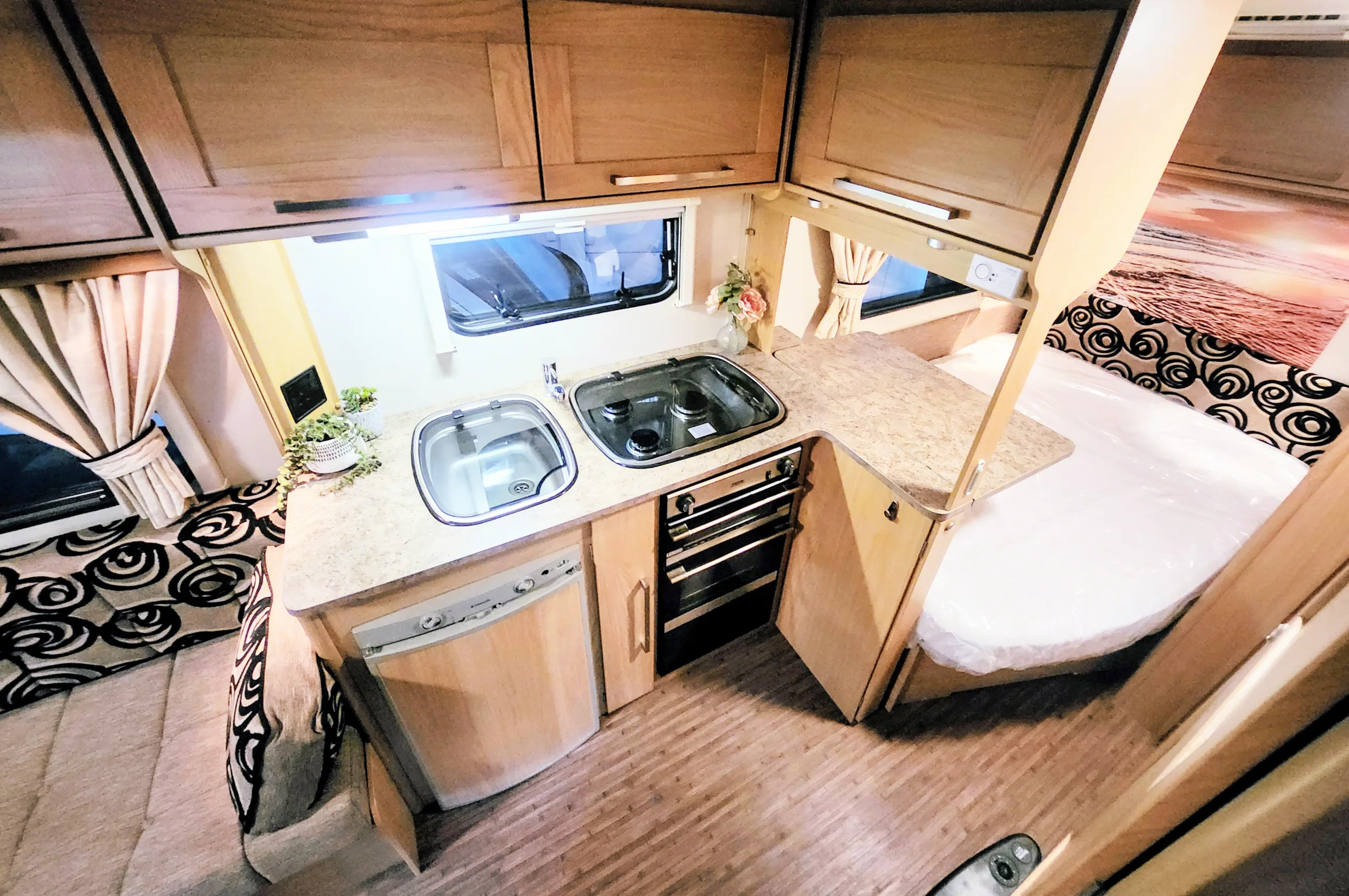 Stunning Luxury Fixed Bed Motorhome Campervan, 4 Berth, Full MOT, 17k ...