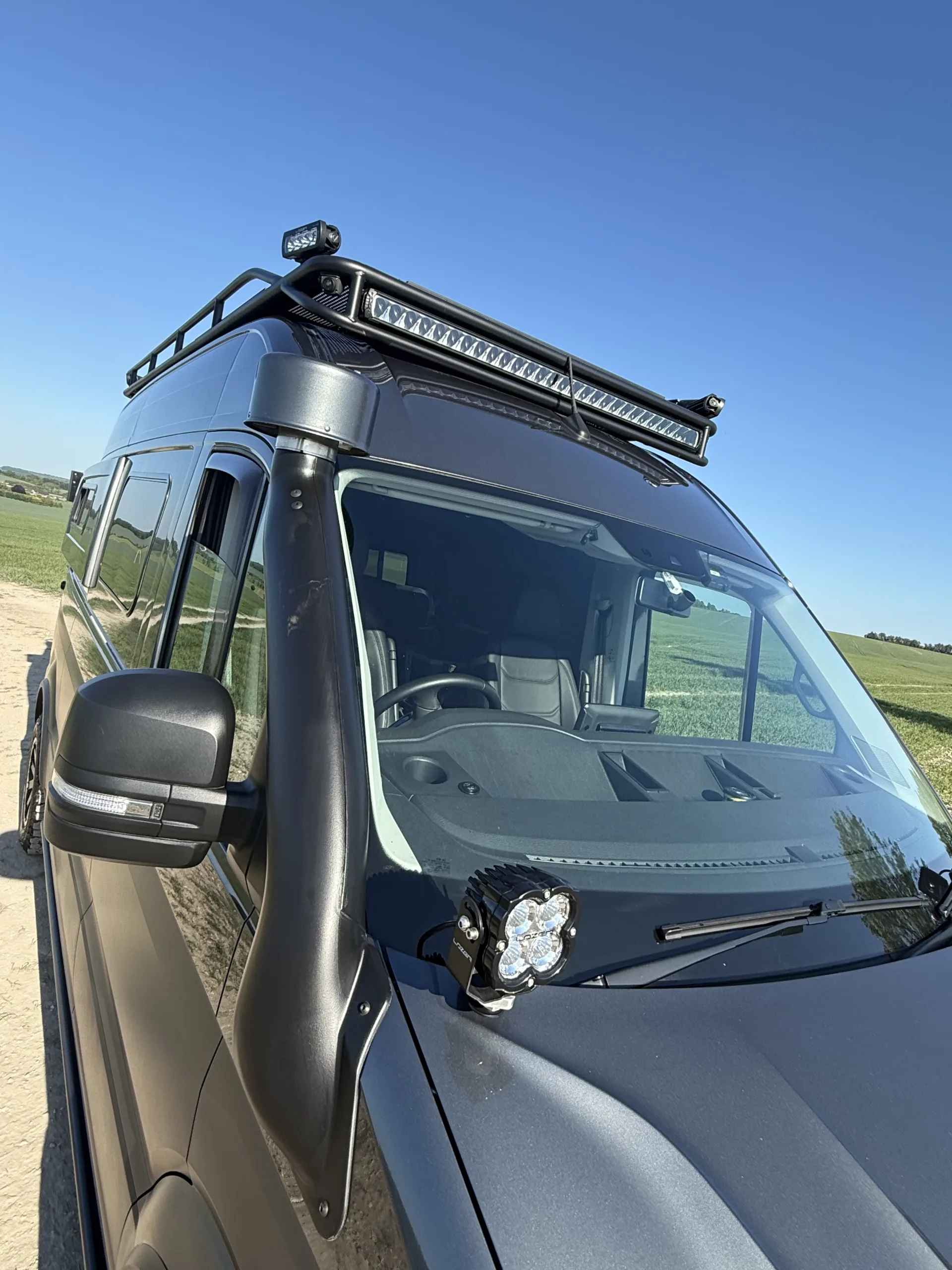 VW crafter 4Motion DSG MWB - 4 berth | Quirky Campers