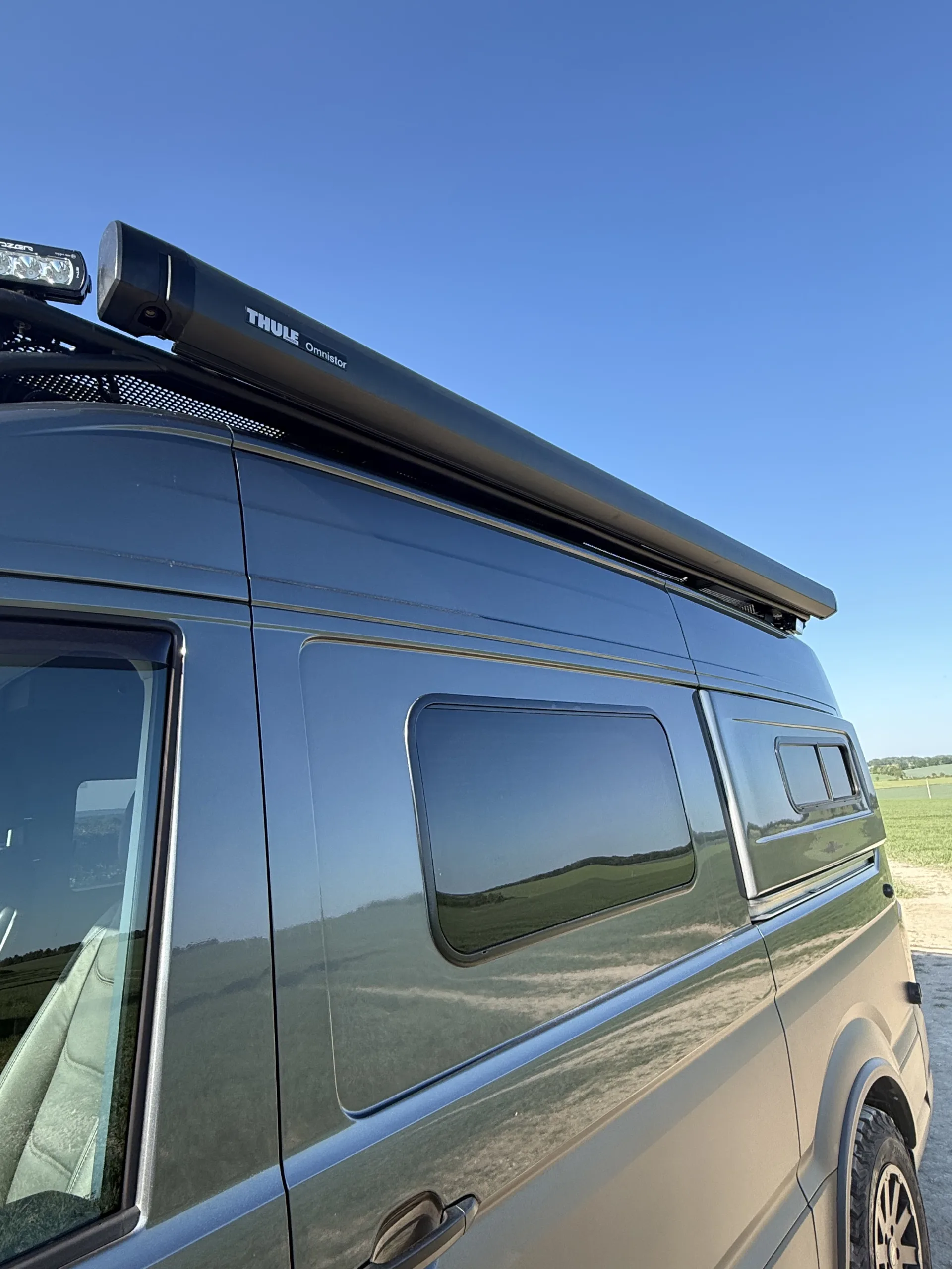 VW crafter 4Motion DSG MWB - 4 berth | Quirky Campers