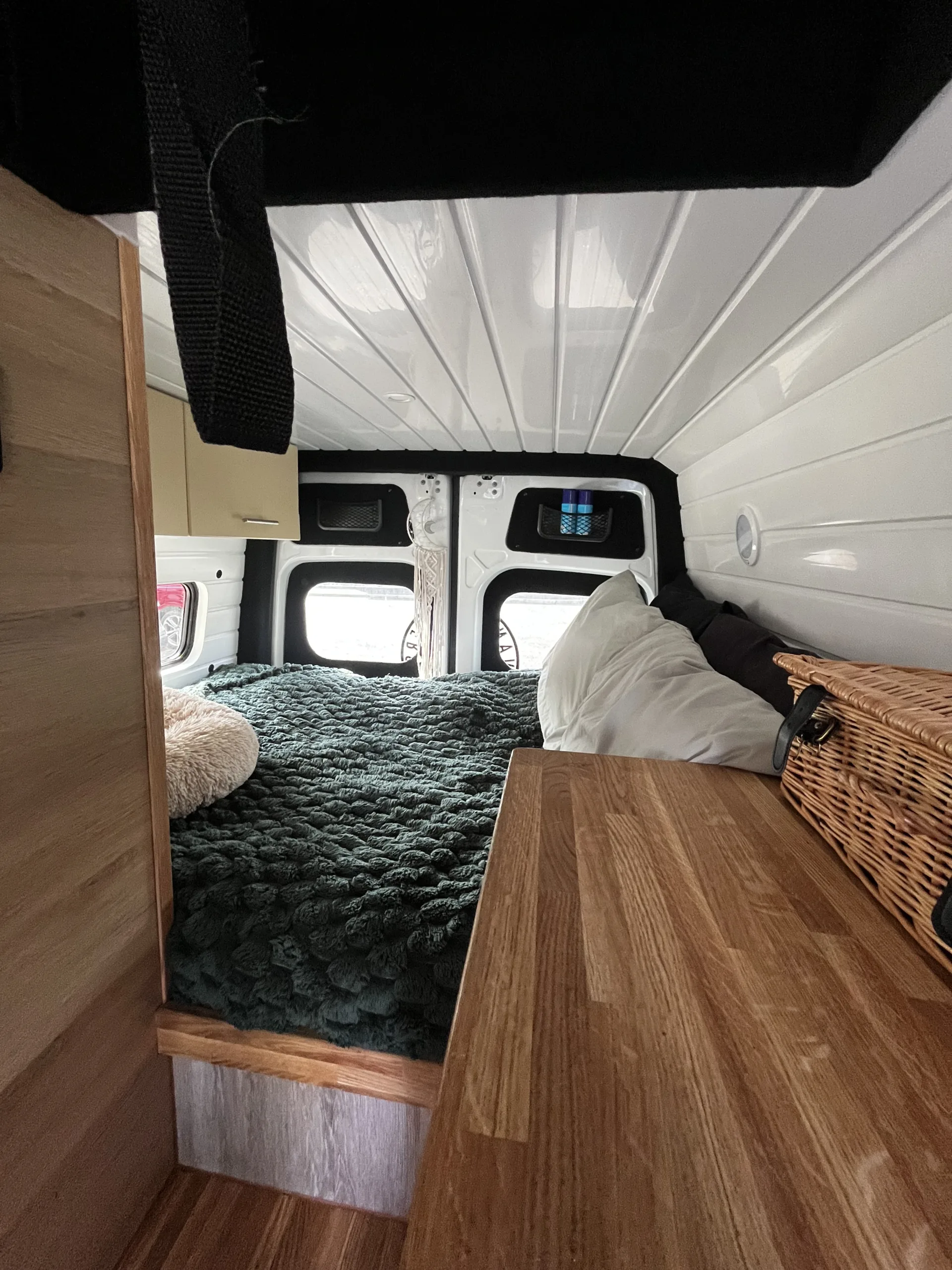 Professionally Converted Mercedes Sprinter Campervan (Sleeps 4 | Fully ...