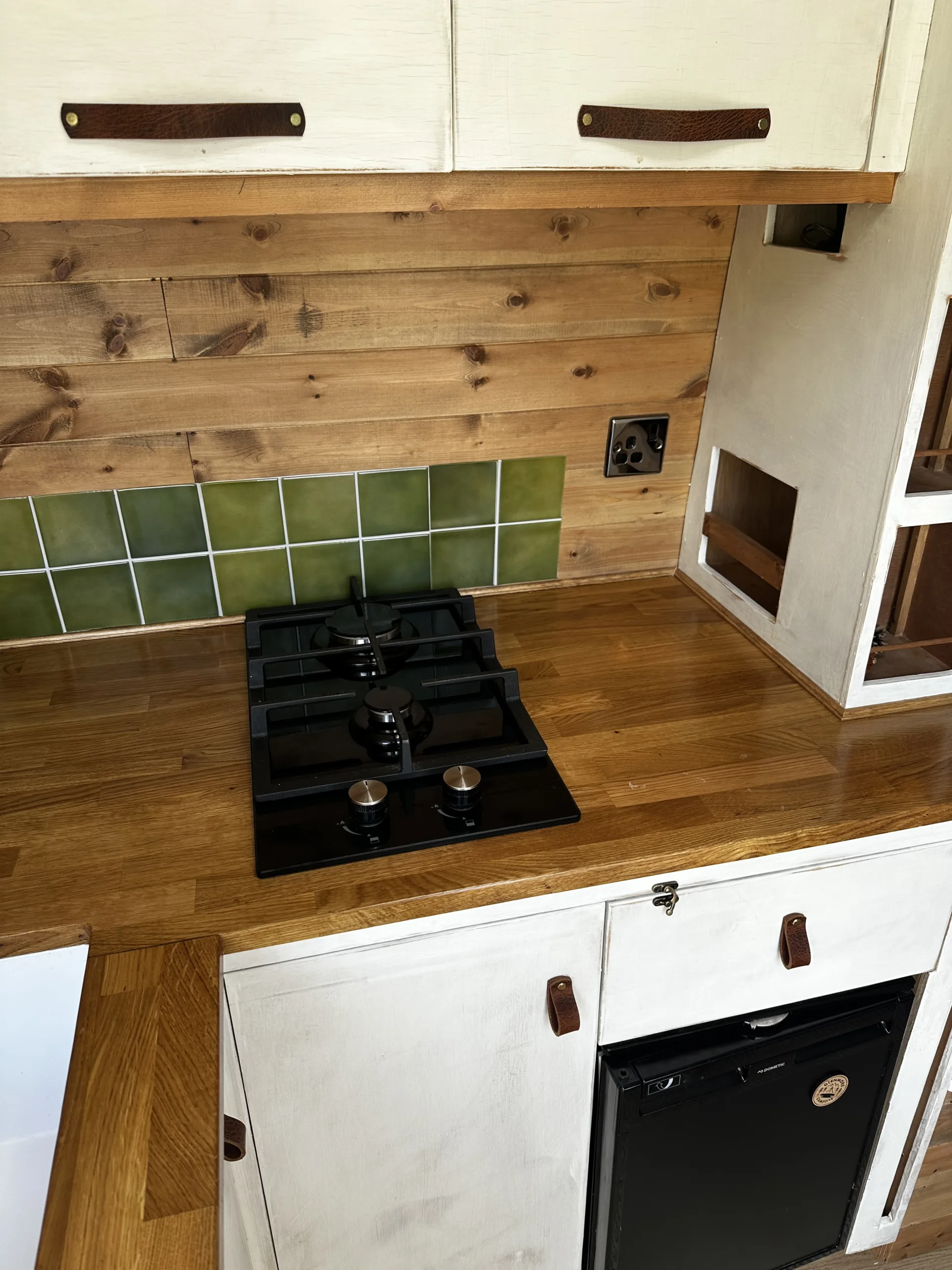 Ripley - Fully Off-Grid | High Spec | Cosy Rustic Lodge Style | Quirky ...