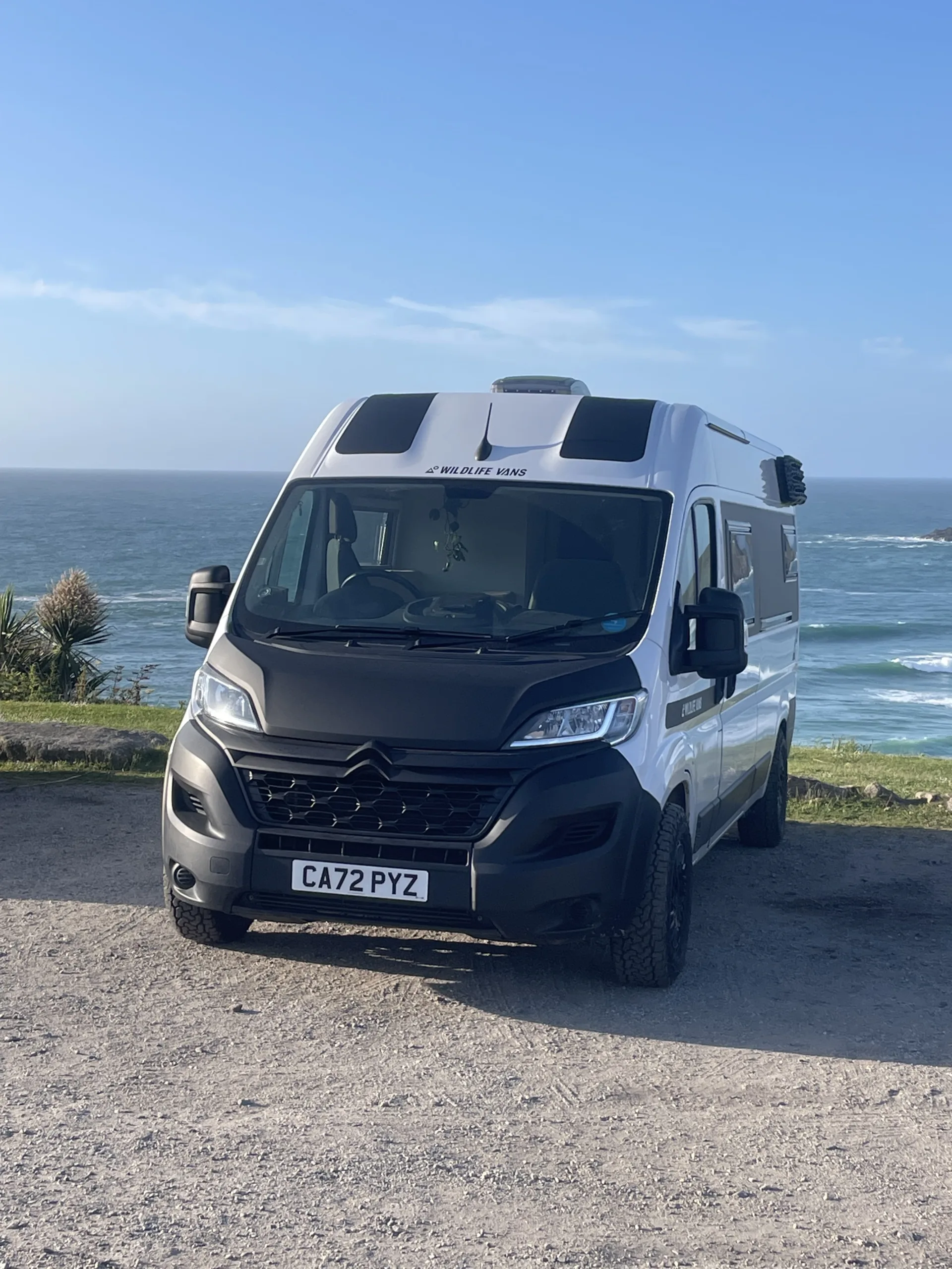 Stunning high-spec, Off-grid, Full Victron(ULEZ + low mileage ...