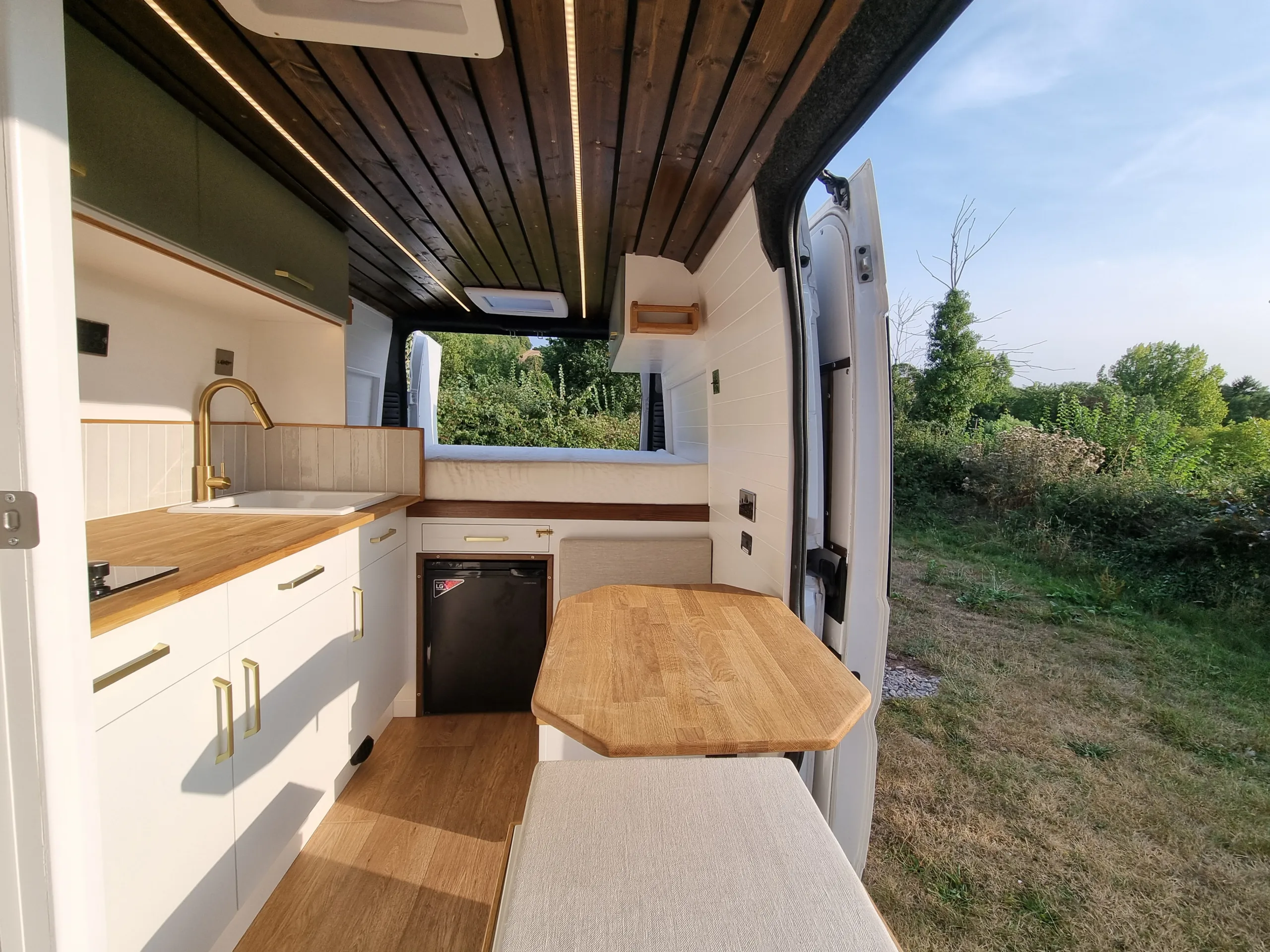 Beautiful Fully Off-Grid Campervan, Professional Conversion, 2021 ...