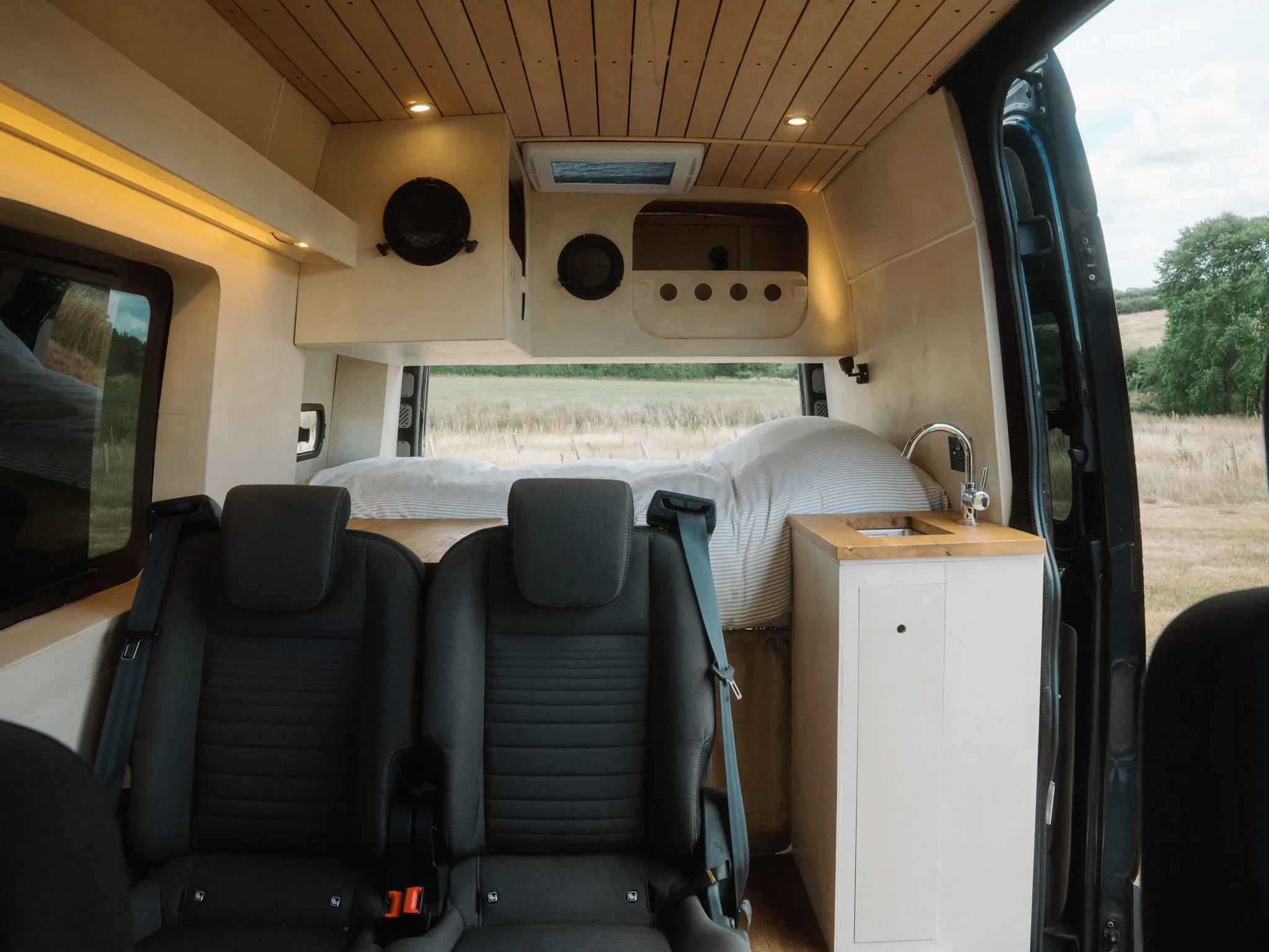Beautiful Mercedes Sprinter Off Grid Camper Automatic 12 Months MOT ...