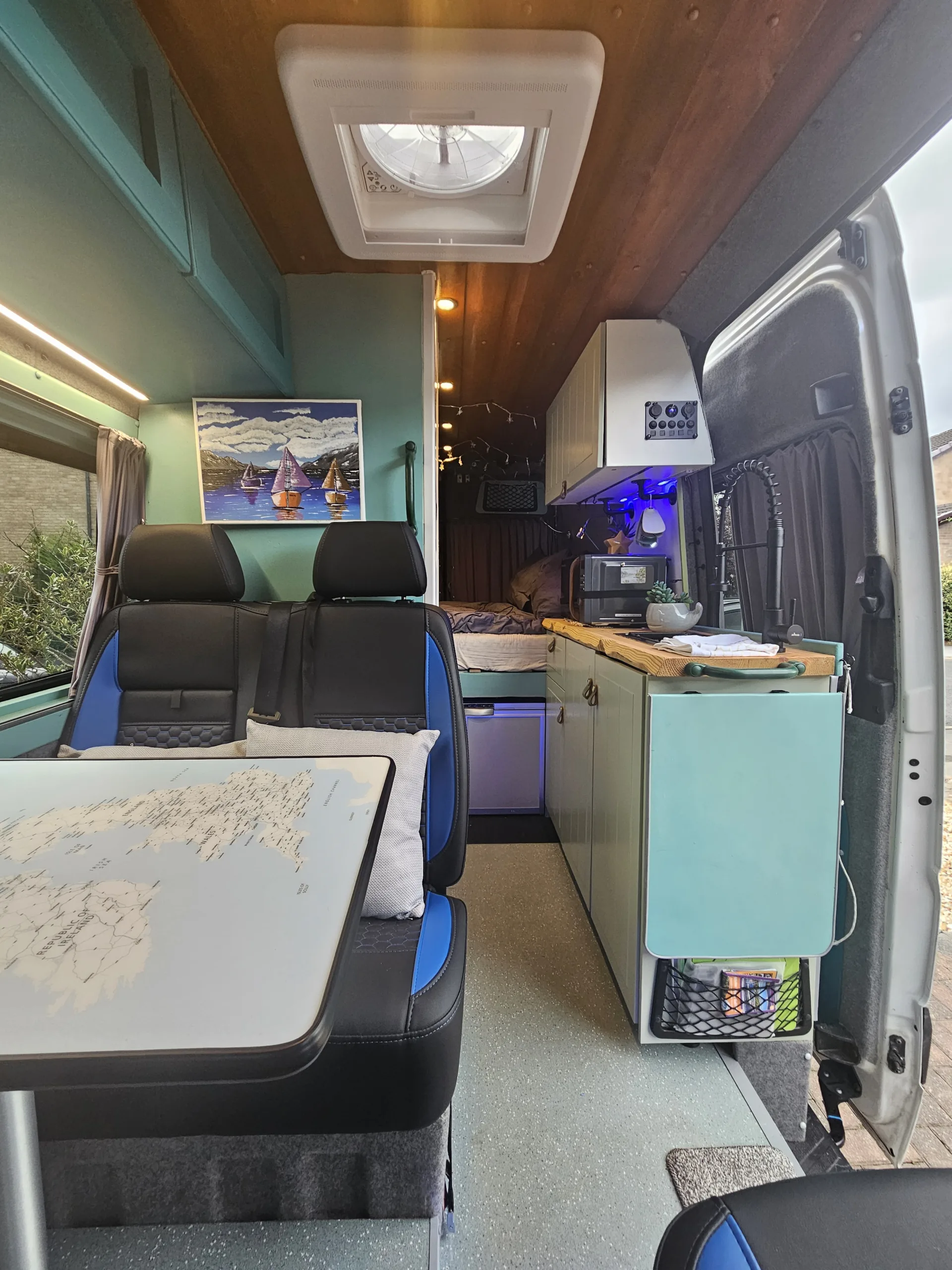 "Bee" is reluctantly looking for a new adventure. VW Crafter self build ...